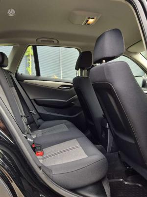Black BMW X1 2010 in Vilnius, with an engine capacity of 2.00 L and mileage of 269 thousand km for 6500 €, photo 12 on AUTOMOTO.COM.LV