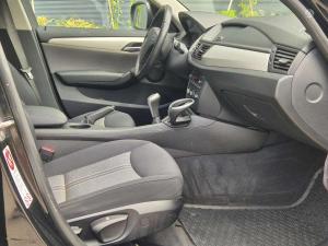 Black BMW X1 2010 in Vilnius, with an engine capacity of 2.00 L and mileage of 269 thousand km for 6500 €, photo 13 on AUTOMOTO.COM.LV