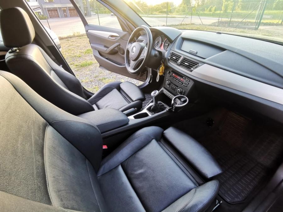 Melns BMW X1 2010 Rīga, ar dzinēja tilpumu 2.00 L un nobraukumu 247 tūkst. km par 7450 €, foto 9 vietnē AUTOMOTO.COM.LV