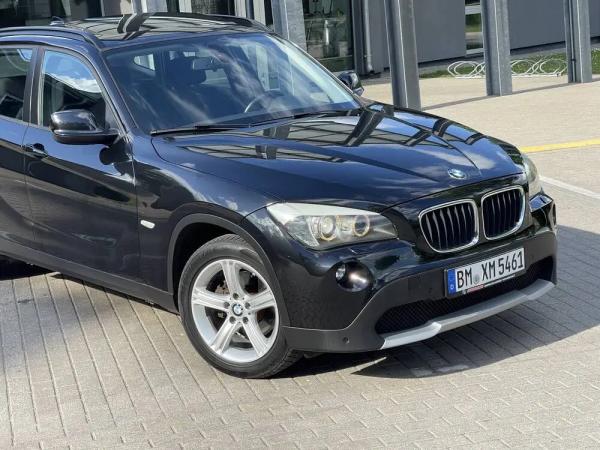 Melns BMW X1 2010 Jūrmala, ar dzinēja tilpumu 2.00 L un nobraukumu 286 tūkst. km par 5850 €, foto 3 vietnē AUTOMOTO.COM.LV