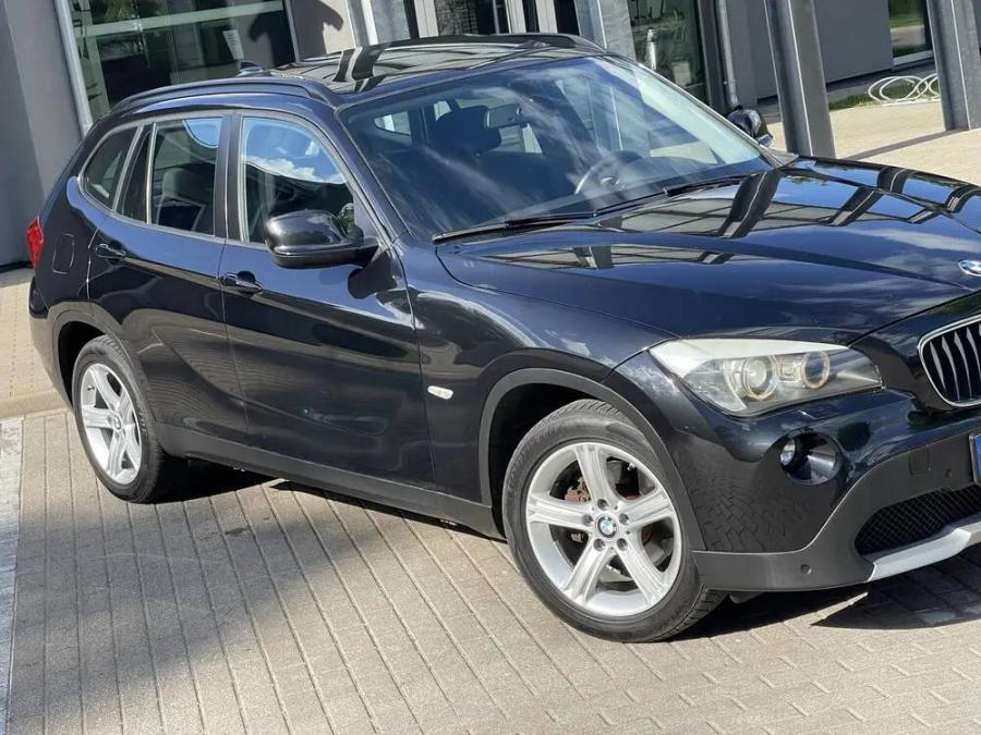 Black BMW X1 2010 in Jurmala, with an engine capacity of 2.00 L and mileage of 286 thousand km for 5850 €, photo 19 on AUTOMOTO.COM.LV