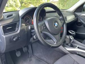 Black BMW X1 2010 in Jurmala, with an engine capacity of 2.00 L and mileage of 286 thousand km for 5850 €, photo 20 on AUTOMOTO.COM.LV