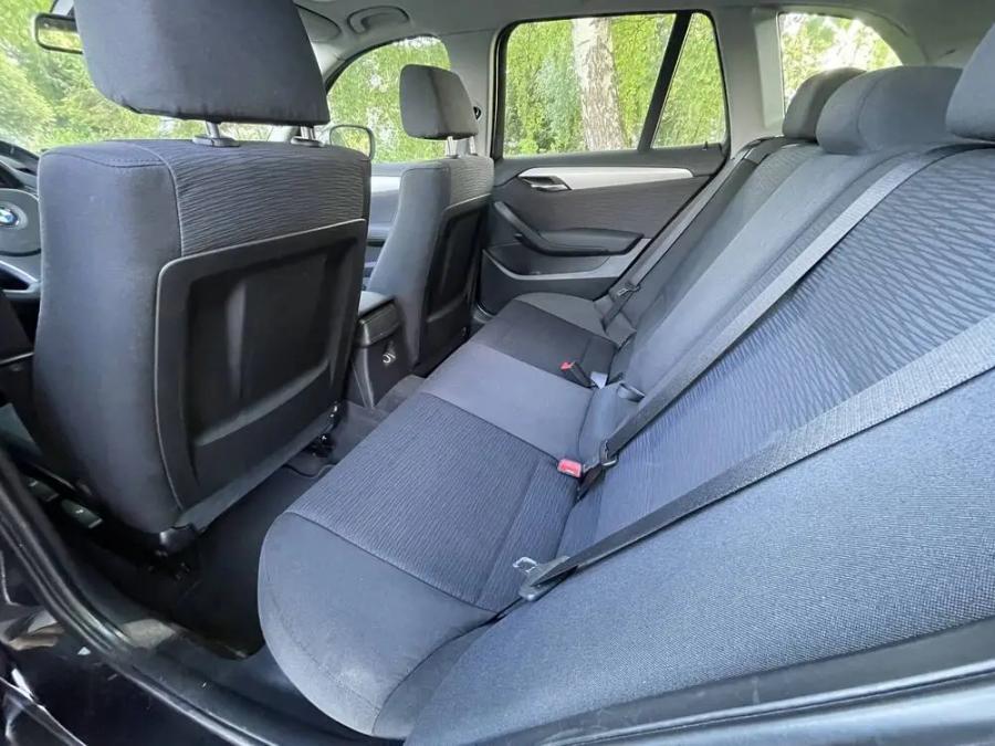 Black BMW X1 2010 in Jurmala, with an engine capacity of 2.00 L and mileage of 286 thousand km for 5850 €, photo 23 on AUTOMOTO.COM.LV