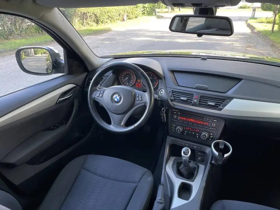 Black BMW X1 2010 in Jurmala, with an engine capacity of 2.00 L and mileage of 286 thousand km for 5850 €, photo 27 on AUTOMOTO.COM.LV