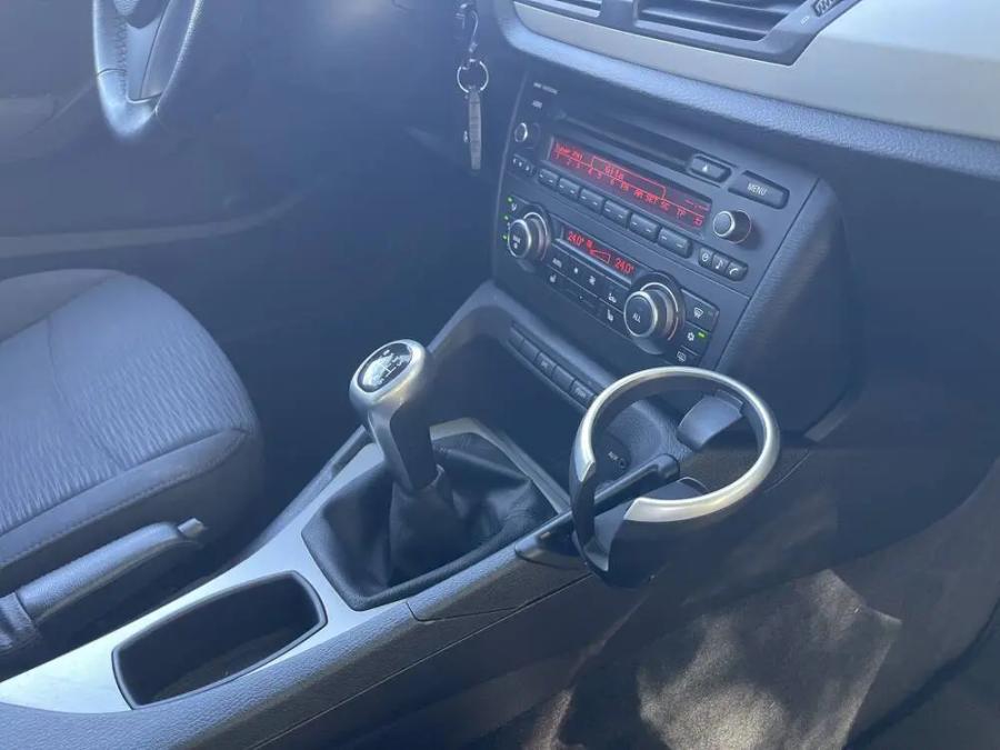 Black BMW X1 2010 in Jurmala, with an engine capacity of 2.00 L and mileage of 286 thousand km for 5850 €, photo 30 on AUTOMOTO.COM.LV