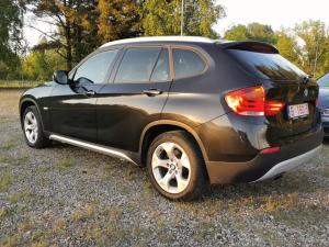 Black BMW X1 2010 in Kuldiga, with an engine capacity of 2.00 L and mileage of 247 thousand km for 7450 €, photo 4 on AUTOMOTO.COM.LV