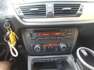 Black BMW X1 2010 in Kuldiga, with an engine capacity of 2.00 L and mileage of 247 thousand km for 7450 €, photo 10 on AUTOMOTO.COM.LV