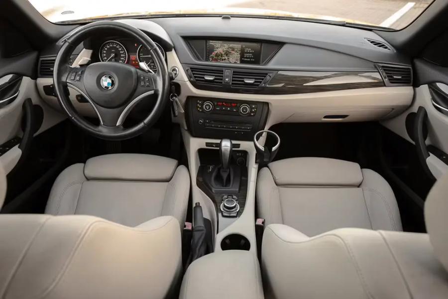 Melns BMW X1 2010 Jelgava, ar dzinēja tilpumu 2.00 L un nobraukumu 242 tūkst. km par 9900 €, foto 9 vietnē AUTOMOTO.COM.LV