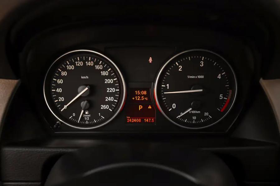 Melns BMW X1 2010 Jelgava, ar dzinēja tilpumu 2.00 L un nobraukumu 242 tūkst. km par 9900 €, foto 14 vietnē AUTOMOTO.COM.LV
