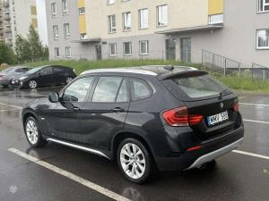 Black BMW X1 2010 in Vilnius, with an engine capacity of 2.00 L and mileage of 290 thousand km for 5500 €, photo 4 on AUTOMOTO.COM.LV