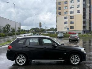 Black BMW X1 2010 in Vilnius, with an engine capacity of 2.00 L and mileage of 290 thousand km for 5500 €, photo 7 on AUTOMOTO.COM.LV
