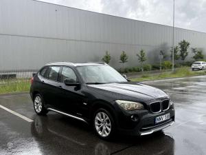 Black BMW X1 2010 in Vilnius, with an engine capacity of 2.00 L and mileage of 290 thousand km for 5500 €, photo 8 on AUTOMOTO.COM.LV