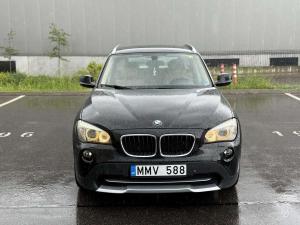 Black BMW X1 2010 in Vilnius, with an engine capacity of 2.00 L and mileage of 290 thousand km for 5500 €, photo 9 on AUTOMOTO.COM.LV