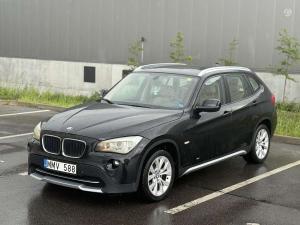 Black BMW X1 2010 in Vilnius, with an engine capacity of 2.00 L and mileage of 290 thousand km for 5500 €, photo 10 on AUTOMOTO.COM.LV
