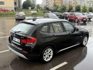Black BMW X1 2010 in Vilnius, with an engine capacity of 2.00 L and mileage of 290 thousand km for 5500 €, photo 14 on AUTOMOTO.COM.LV