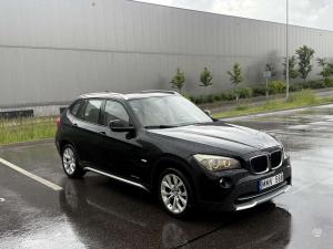 Black BMW X1 2010 in Vilnius, with an engine capacity of 2.00 L and mileage of 290 thousand km for 5500 €, photo 15 on AUTOMOTO.COM.LV