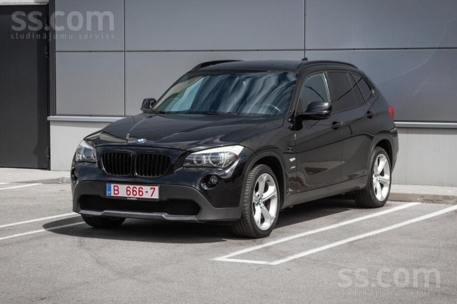 Black BMW X1 2010 in Riga, with an engine capacity of 2.00 L and mileage of 276 thousand km for 8250 €, photo 1 on AUTOMOTO.COM.LV