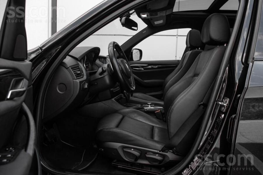 Black BMW X1 2010 in Riga, with an engine capacity of 2.00 L and mileage of 276 thousand km for 8250 €, photo 9 on AUTOMOTO.COM.LV