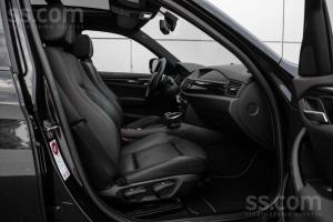 Black BMW X1 2010 in Riga, with an engine capacity of 2.00 L and mileage of 276 thousand km for 8250 €, photo 10 on AUTOMOTO.COM.LV