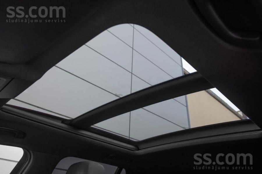 Black BMW X1 2010 in Riga, with an engine capacity of 2.00 L and mileage of 276 thousand km for 8250 €, photo 14 on AUTOMOTO.COM.LV