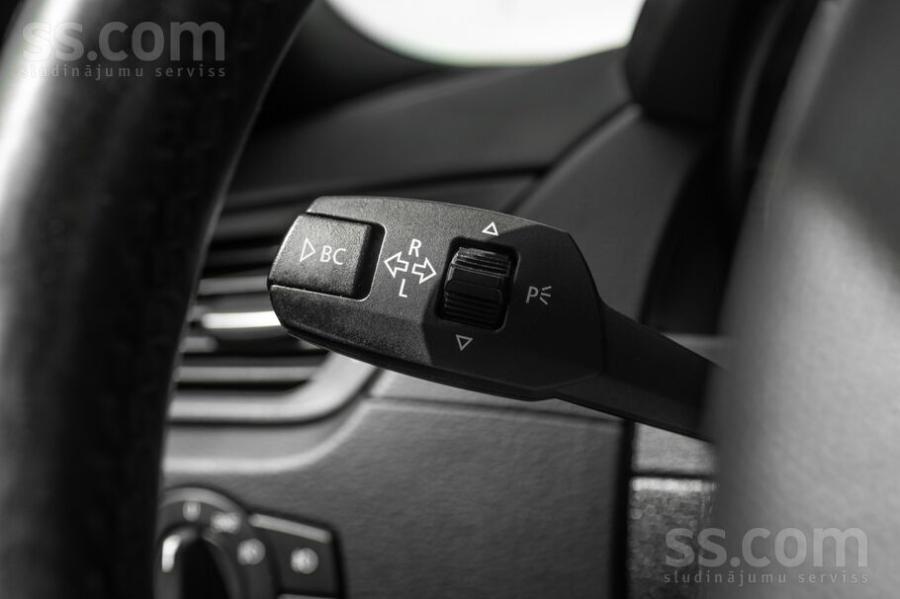 Black BMW X1 2010 in Riga, with an engine capacity of 2.00 L and mileage of 276 thousand km for 8250 €, photo 16 on AUTOMOTO.COM.LV