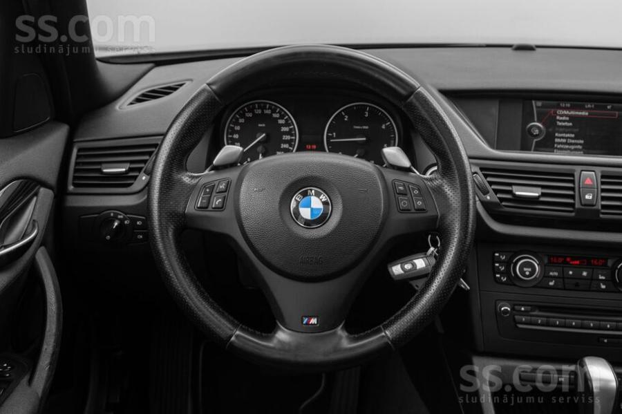 Black BMW X1 2010 in Riga, with an engine capacity of 2.00 L and mileage of 276 thousand km for 8250 €, photo 18 on AUTOMOTO.COM.LV