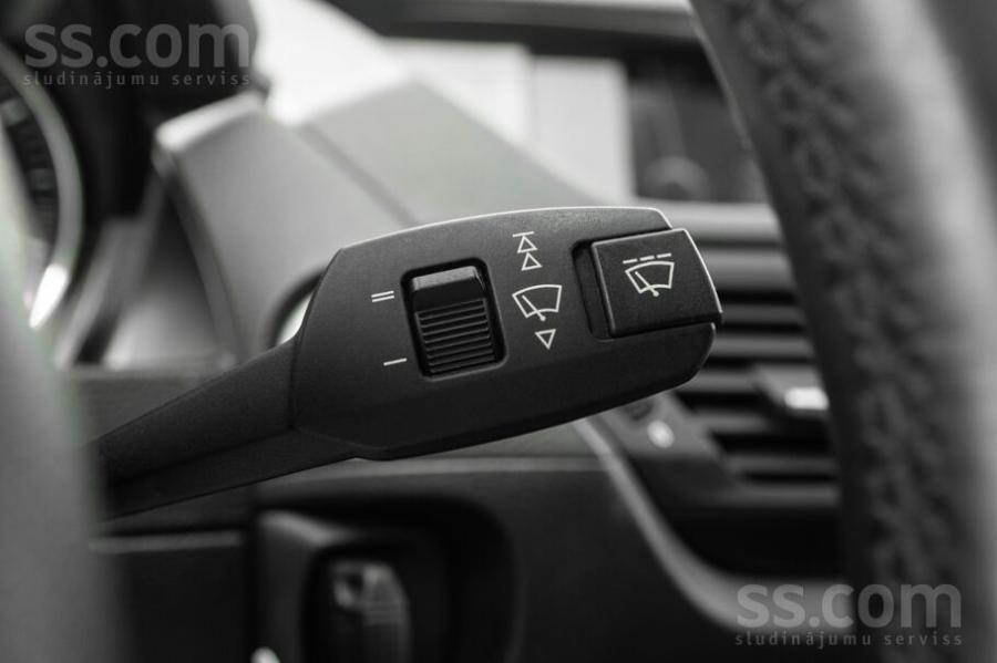 Black BMW X1 2010 in Riga, with an engine capacity of 2.00 L and mileage of 276 thousand km for 8250 €, photo 21 on AUTOMOTO.COM.LV