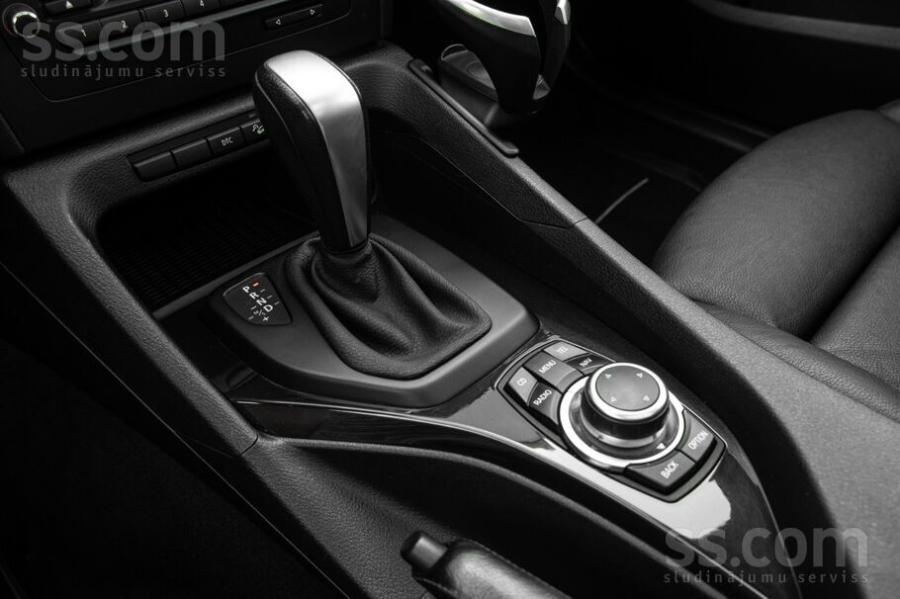 Black BMW X1 2010 in Riga, with an engine capacity of 2.00 L and mileage of 276 thousand km for 8250 €, photo 22 on AUTOMOTO.COM.LV