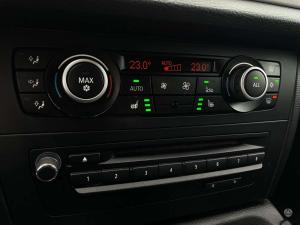 Black BMW X1 2010 in Vilnius, with an engine capacity of 2.00 L and mileage of 300 thousand km for 6999 €, photo 17 on AUTOMOTO.COM.LV