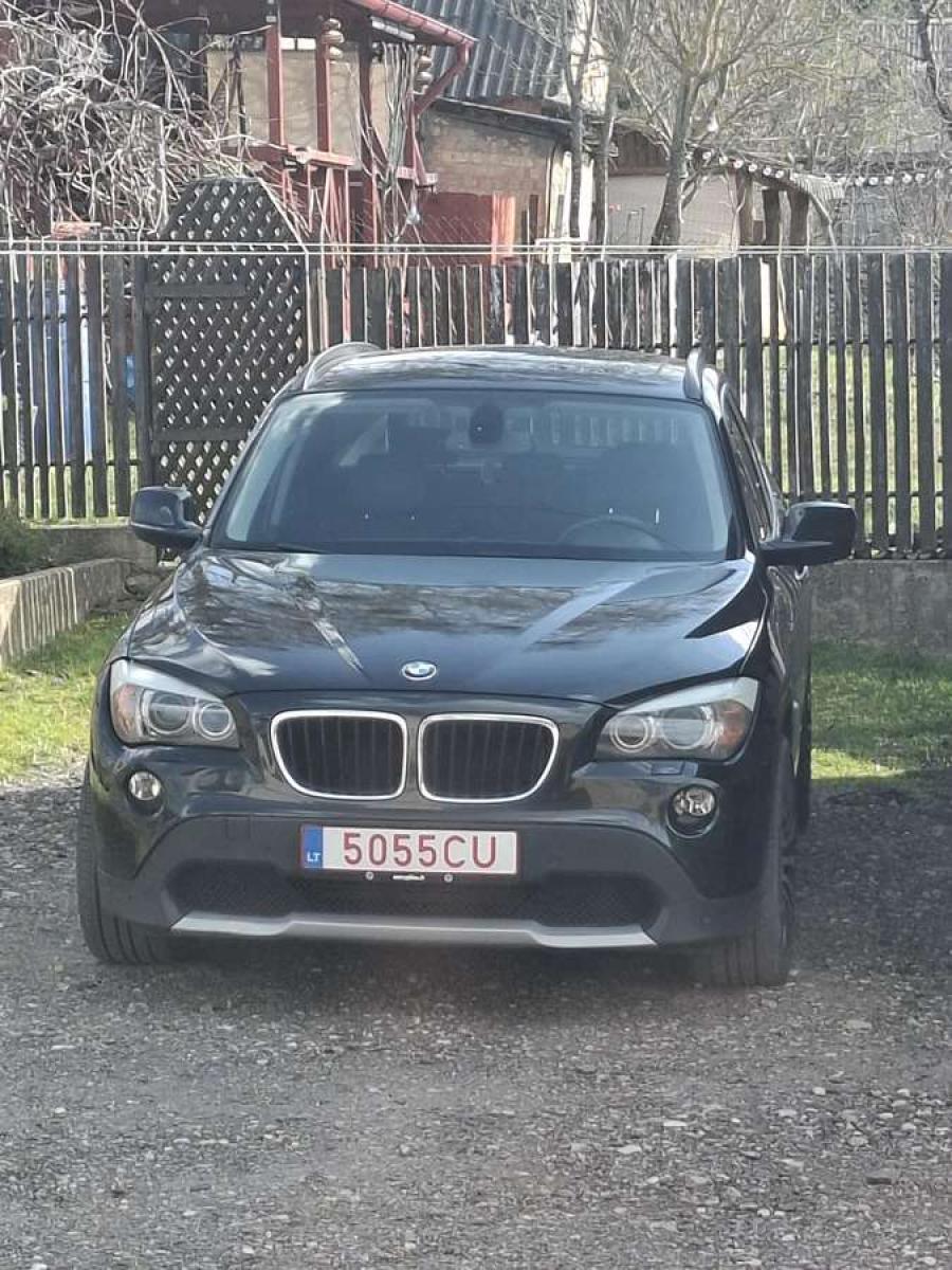 Black BMW X1 2010 in Alytus, with an engine capacity of 2.00 L and mileage of 262 thousand km for 5700 €, photo 1 on AUTOMOTO.COM.LV