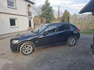 Black BMW X1 2010 in Alytus, with an engine capacity of 2.00 L and mileage of 262 thousand km for 5700 €, photo 3 on AUTOMOTO.COM.LV