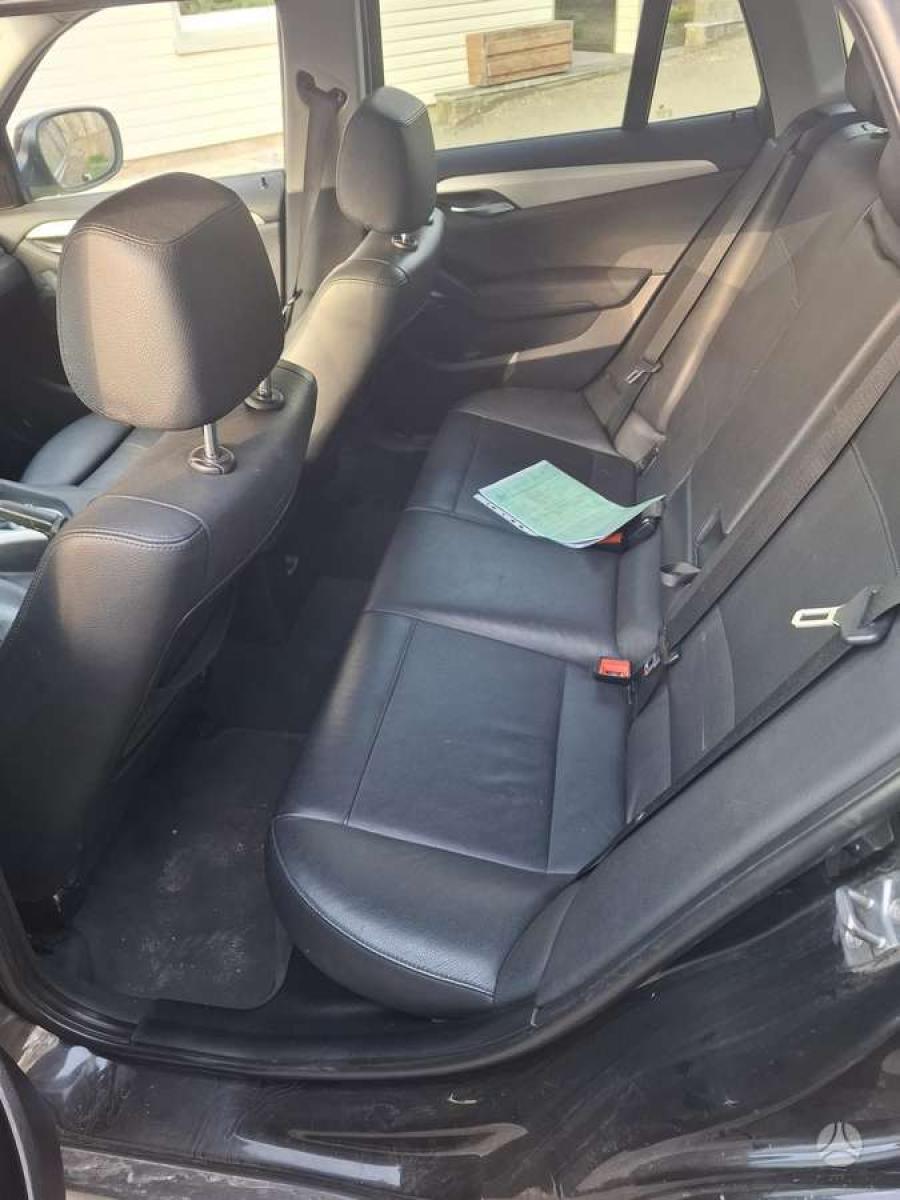 Black BMW X1 2010 in Alytus, with an engine capacity of 2.00 L and mileage of 262 thousand km for 5700 €, photo 10 on AUTOMOTO.COM.LV