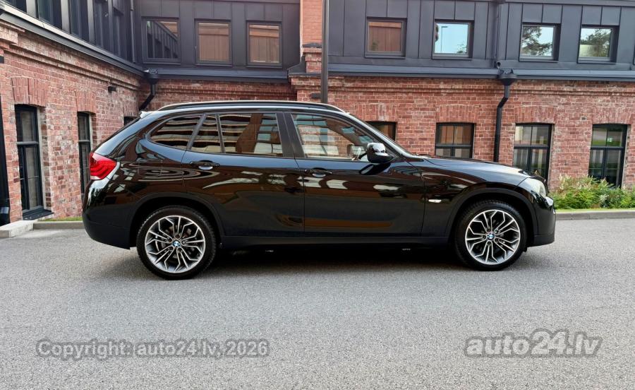 Melns BMW X1 2010 Tallina, ar dzinēja tilpumu 2.00 L un nobraukumu 254 tūkst. km par 6999 €, foto 9 vietnē AUTOMOTO.COM.LV