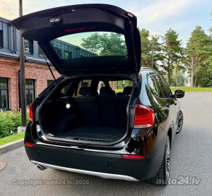 Melns BMW X1 2010 Tallina, ar dzinēja tilpumu 2.00 L un nobraukumu 254 tūkst. km par 6999 €, foto 19 vietnē AUTOMOTO.COM.LV