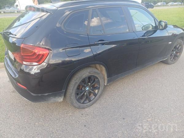 Melns BMW X1 2010 Rīga, ar dzinēja tilpumu 2.00 L un nobraukumu 221 tūkst. km par 7800 €, foto 2 vietnē AUTOMOTO.COM.LV