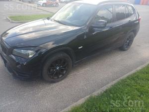 Black BMW X1 2010 in Riga, with an engine capacity of 2.00 L and mileage of 221 thousand km for 7800 €, photo 7 on AUTOMOTO.COM.LV