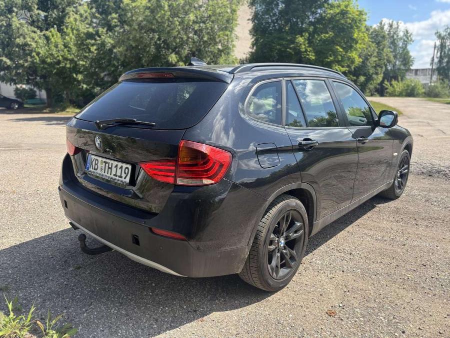 Melns BMW X1 2010 Utena, ar dzinēja tilpumu 2.00 L un nobraukumu 214 tūkst. km par 4850 €, foto 4 vietnē AUTOMOTO.COM.LV
