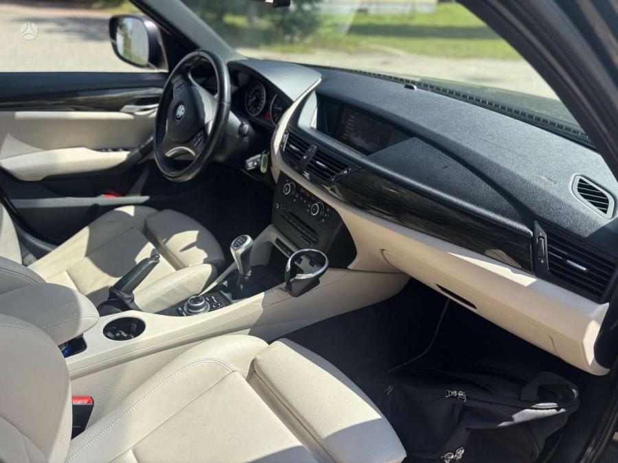 Melns BMW X1 2010 Utena, ar dzinēja tilpumu 2.00 L un nobraukumu 214 tūkst. km par 4850 €, foto 11 vietnē AUTOMOTO.COM.LV