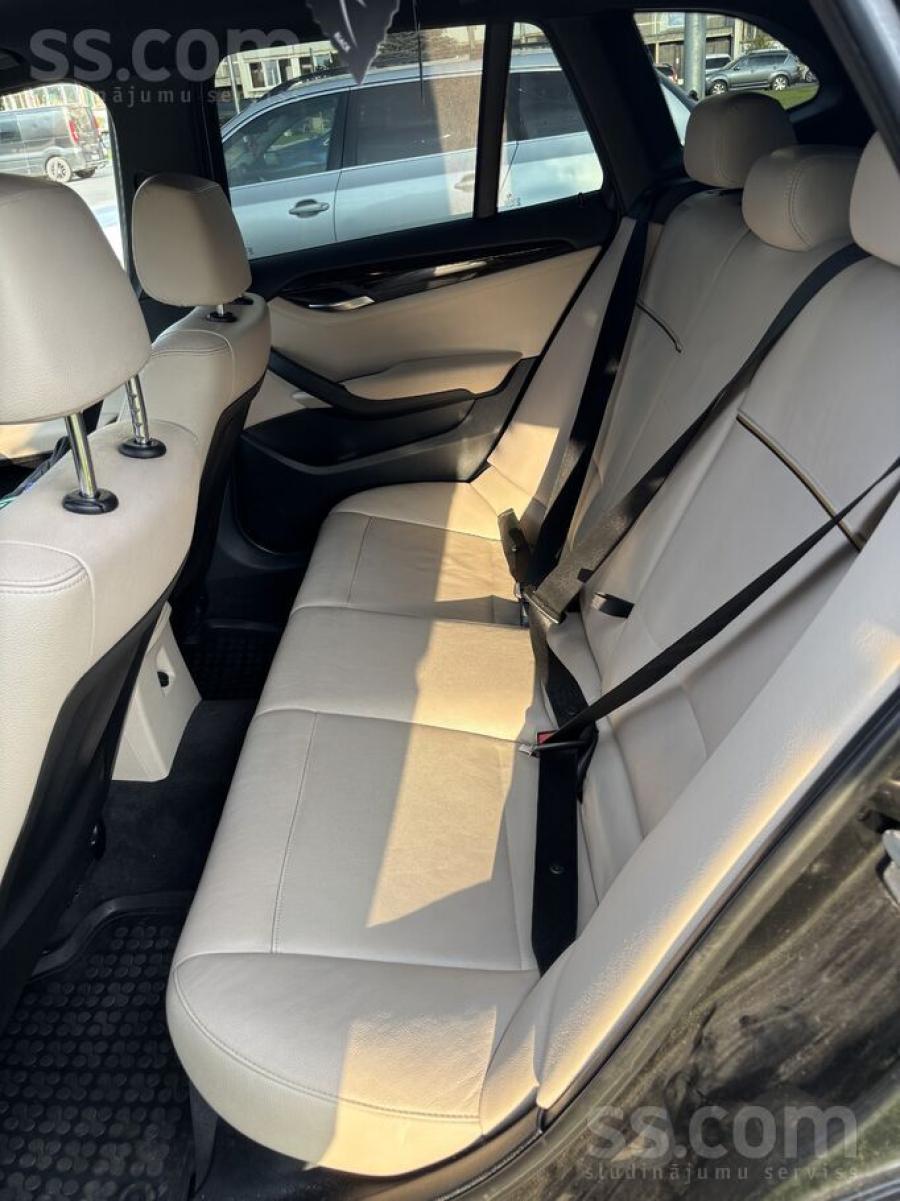 Melns BMW X1 2010 Rīga, ar dzinēja tilpumu 2.00 L un nobraukumu 316 tūkst. km par 8500 €, foto 12 vietnē AUTOMOTO.COM.LV