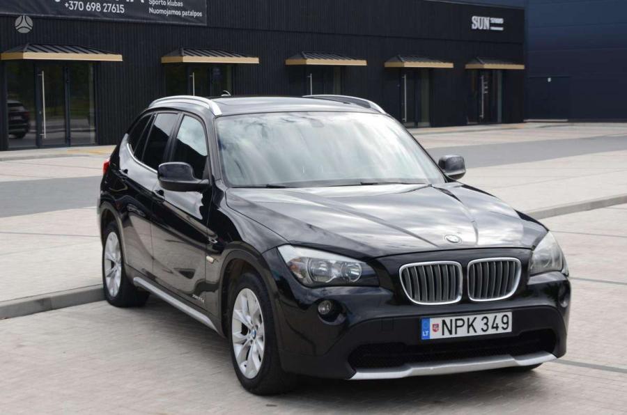 Black BMW X1 2010 in Siauliai, with an engine capacity of 2.00 L and mileage of 315 thousand km for 6200 €, photo 4 on AUTOMOTO.COM.LV