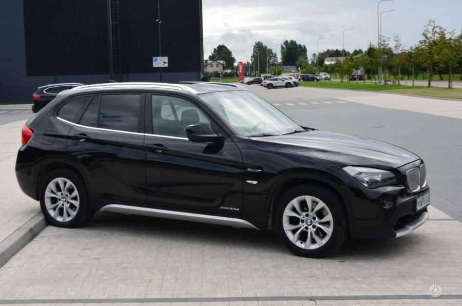 Black BMW X1 2010 in Siauliai, with an engine capacity of 2.00 L and mileage of 315 thousand km for 6200 €, photo 7 on AUTOMOTO.COM.LV