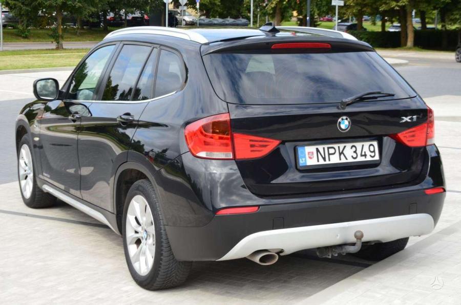 Black BMW X1 2010 in Siauliai, with an engine capacity of 2.00 L and mileage of 315 thousand km for 6200 €, photo 10 on AUTOMOTO.COM.LV