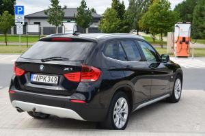 Black BMW X1 2010 in Siauliai, with an engine capacity of 2.00 L and mileage of 315 thousand km for 6200 €, photo 12 on AUTOMOTO.COM.LV