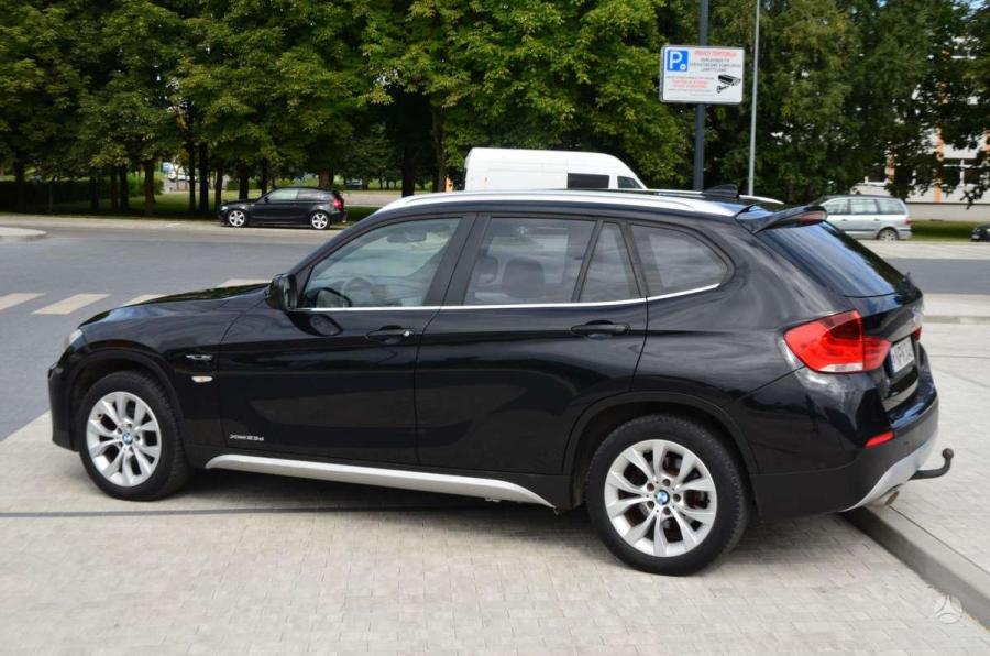 Black BMW X1 2010 in Siauliai, with an engine capacity of 2.00 L and mileage of 315 thousand km for 6200 €, photo 14 on AUTOMOTO.COM.LV