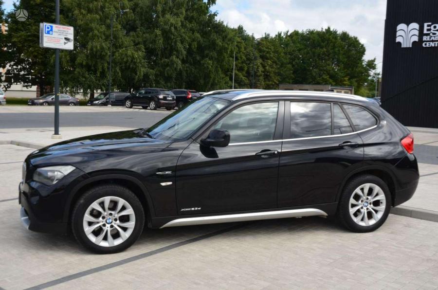 Black BMW X1 2010 in Siauliai, with an engine capacity of 2.00 L and mileage of 315 thousand km for 6200 €, photo 18 on AUTOMOTO.COM.LV