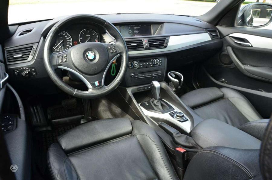 Black BMW X1 2010 in Siauliai, with an engine capacity of 2.00 L and mileage of 315 thousand km for 6200 €, photo 22 on AUTOMOTO.COM.LV