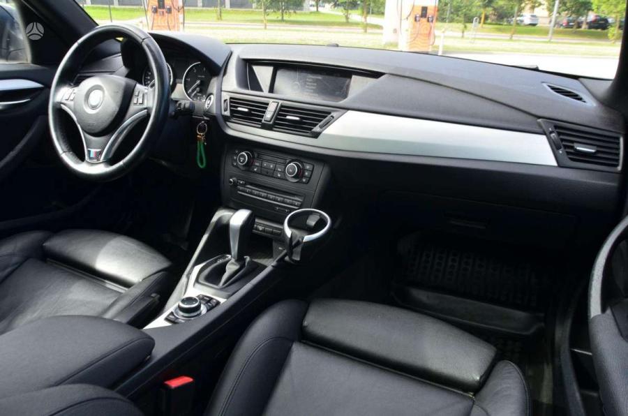 Black BMW X1 2010 in Siauliai, with an engine capacity of 2.00 L and mileage of 315 thousand km for 6200 €, photo 25 on AUTOMOTO.COM.LV