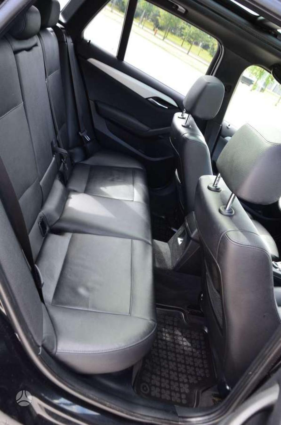 Black BMW X1 2010 in Siauliai, with an engine capacity of 2.00 L and mileage of 315 thousand km for 6200 €, photo 26 on AUTOMOTO.COM.LV