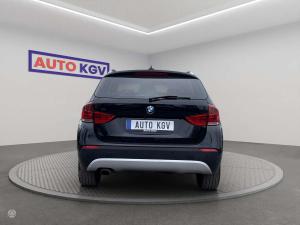 Melns BMW X1 2010 Viļņa, ar dzinēja tilpumu 2.00 L un nobraukumu 300 tūkst. km par 6999 €, foto 5 vietnē AUTOMOTO.COM.LV