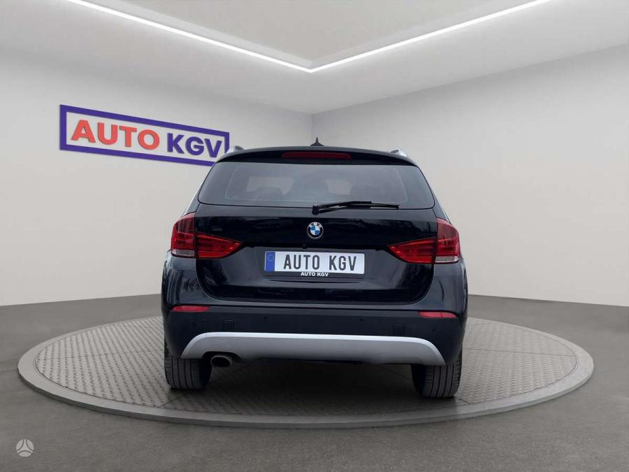 Melns BMW X1 2010 Viļņa, ar dzinēja tilpumu 2.00 L un nobraukumu 300 tūkst. km par 6999 €, foto 5 vietnē AUTOMOTO.COM.LV